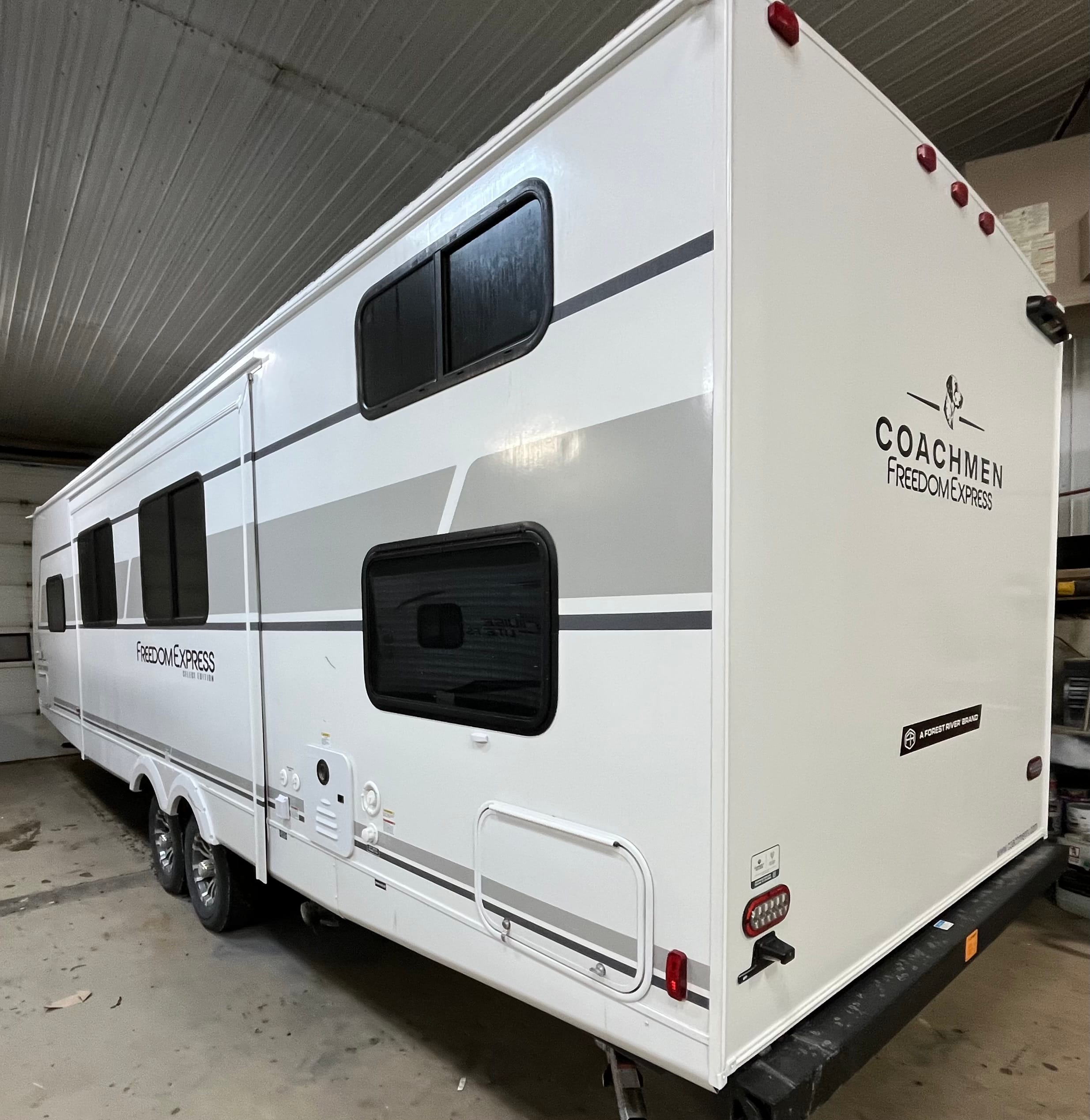 2025 Coachmen Freedom Express 29SE Select Double Bunk House Camper ...
