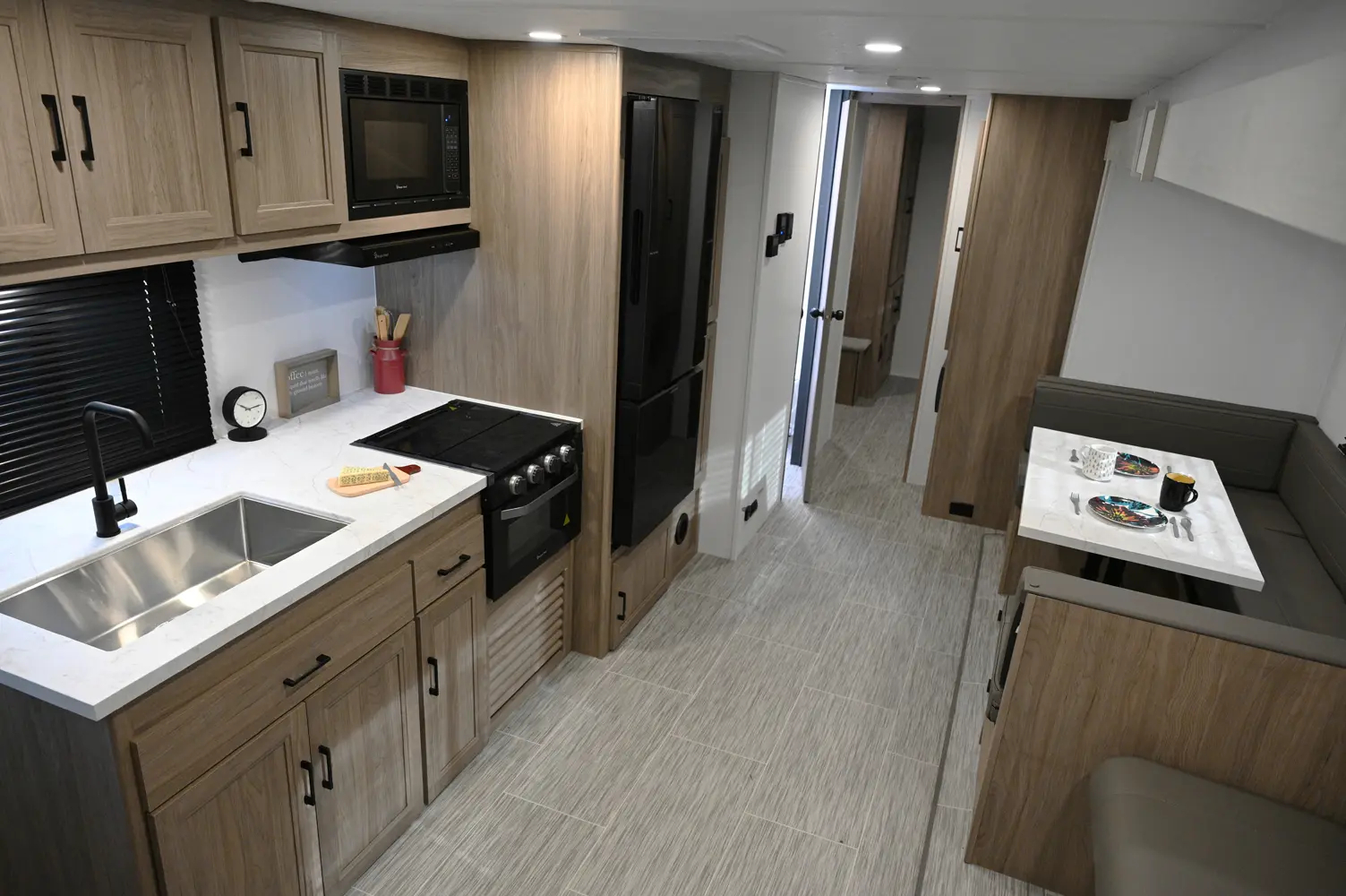 2025 Freedom Express Select 31SE Bunk Room Camper Trailer – Pik-A-Dilly ...